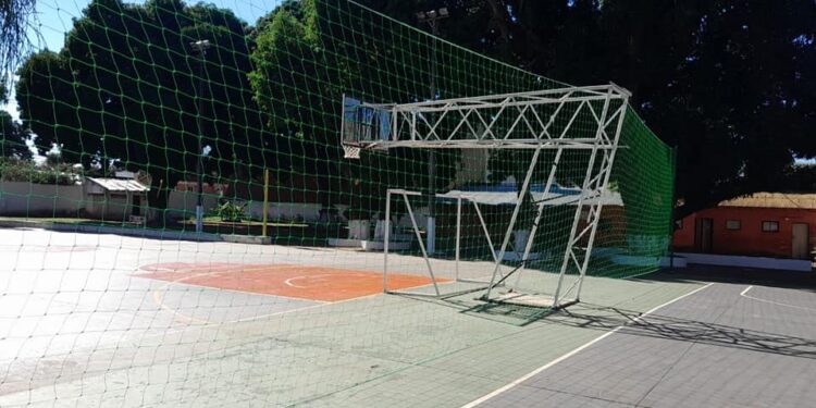 El Club Estero Bellaco ofrece varios tipos de deportes a los niños ...